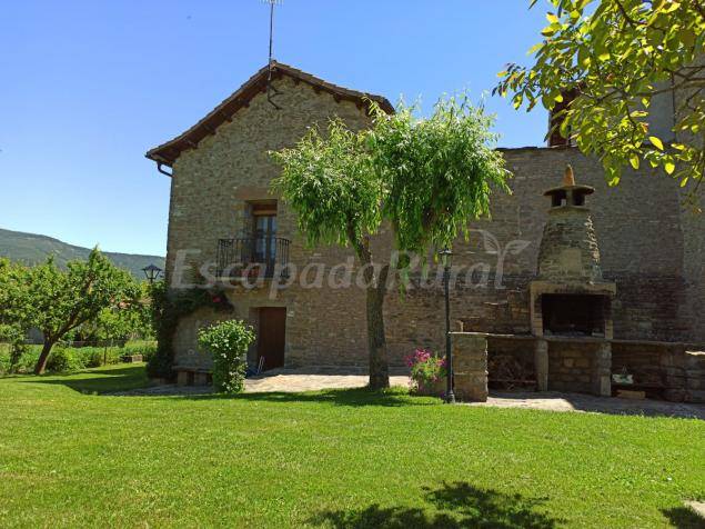 Casa Rural ∙ 6 Habitaciones ∙ 18 Huéspedes - Jaca