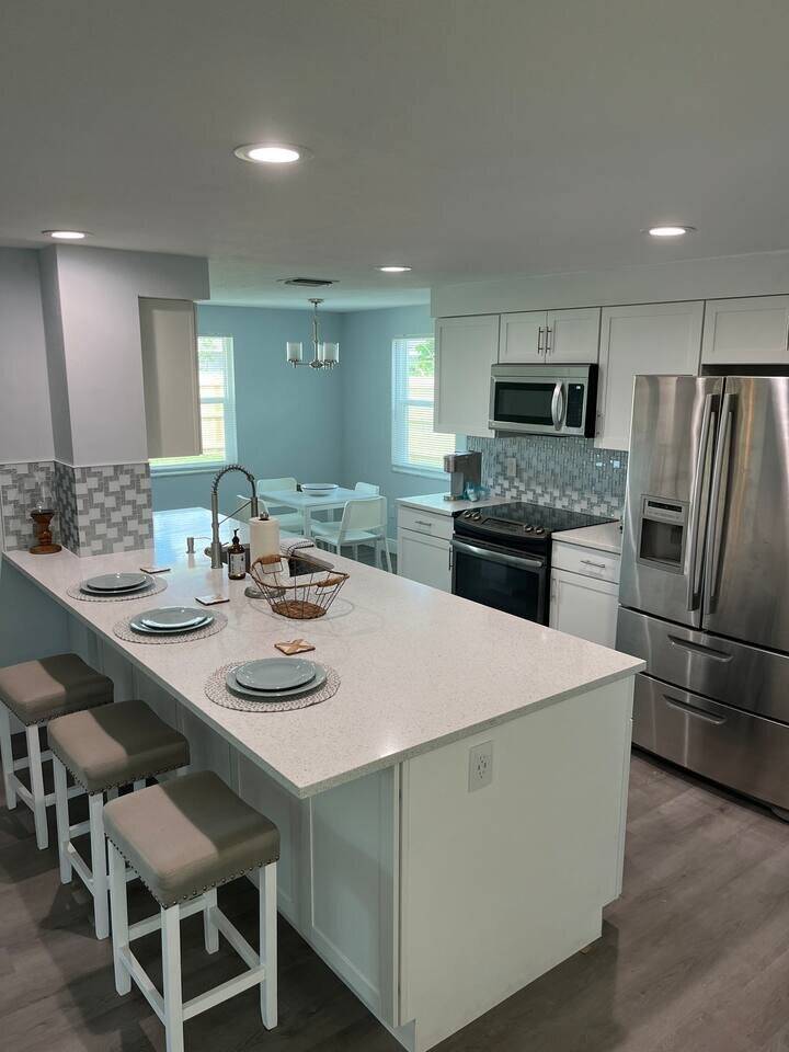 168 M² House ∙ 3 Bedrooms ∙ 8 Guests - Venice Beach, FL