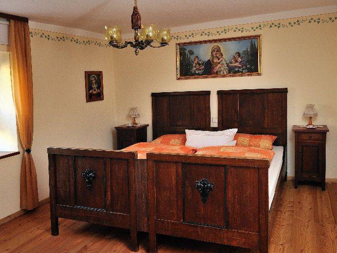 100 M² Ferienwohnung ∙ 1 Schlafzimmer ∙ 5 Gäste - Riedenburg