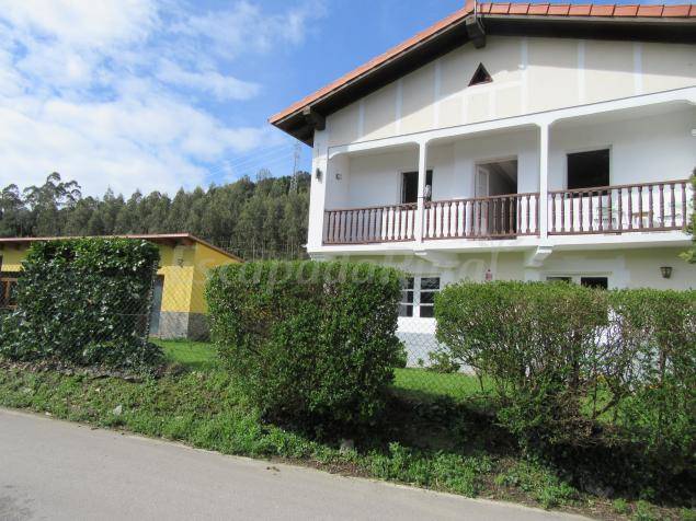 Cottage ∙ 3 Bedrooms ∙ 8 Guests - Isla
