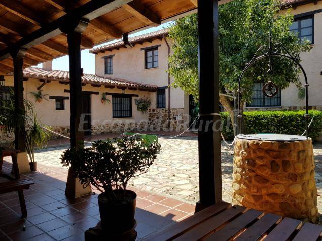 Casa Rural ∙ 7 Habitaciones ∙ 6 Huéspedes - La Bañeza