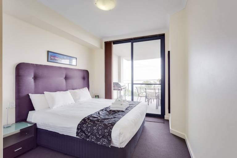 Holiday Houses & Accommodation in Rockingham from $139 | HomeToGo