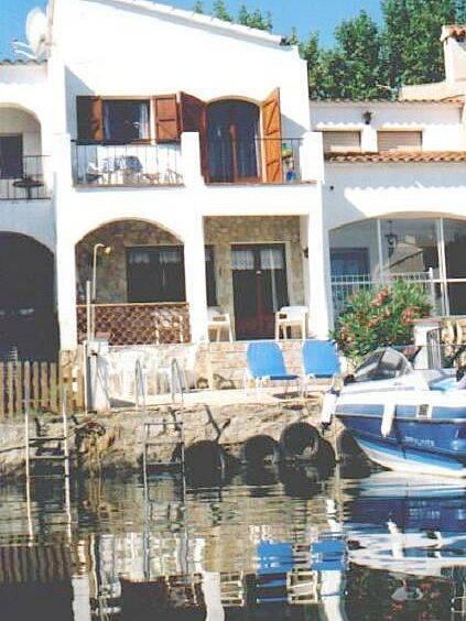 110 M² House ∙ 3 Bedrooms ∙ 7 Guests - Empuriabrava