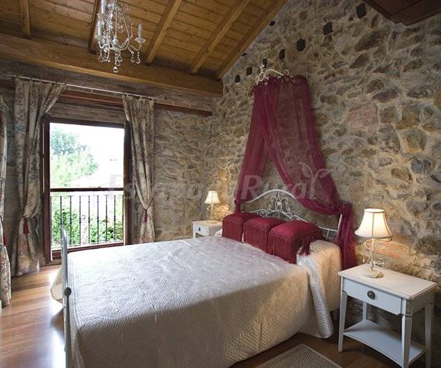 Casa Rural ∙ 6 Habitaciones ∙ 8 Huéspedes - Laredo, España