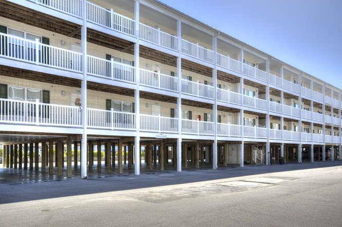 Condo ∙ 3 Bedrooms ∙ 8 Guests - Oak Island, NC