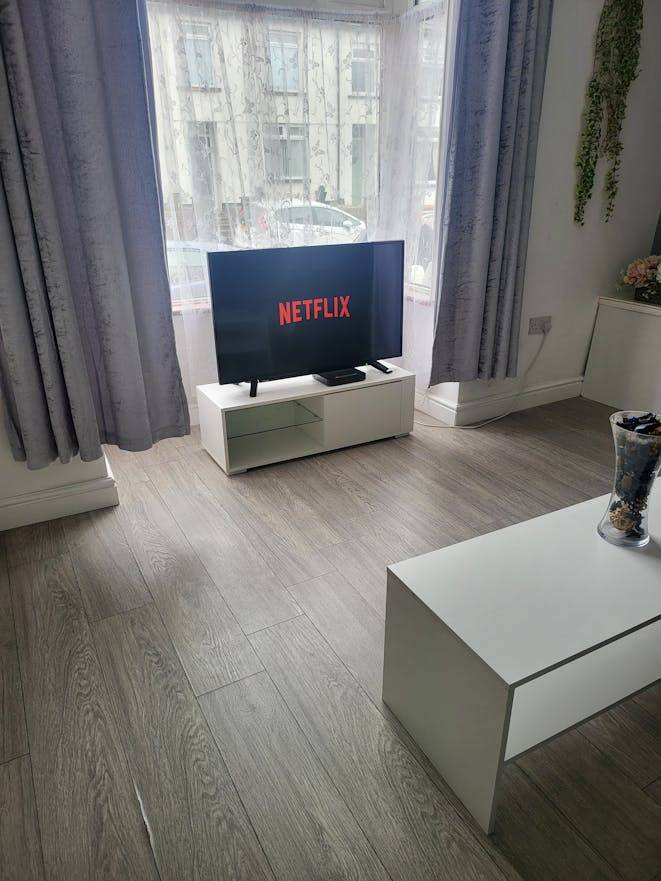 798 M² House ∙ 3 Bedrooms ∙ 6 Guests - South Wales