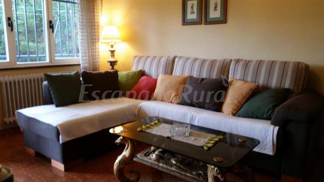 Casa Rural ∙ 6 Habitaciones ∙ 5 Huéspedes - Hoyos del Espino