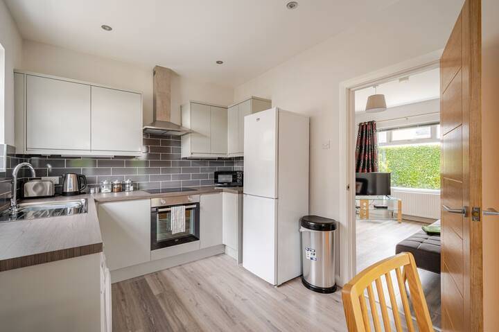80 M² House ∙ 2 Bedrooms ∙ 4 Guests - Belfast
