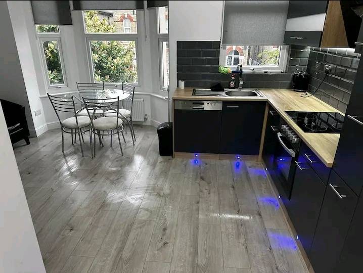 75 M² Apartment ∙ 2 Bedrooms ∙ 6 Guests - Cockfosters
