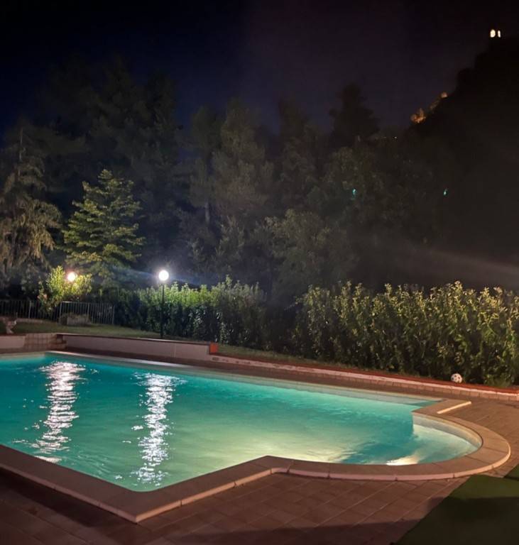 700 M² Villa ∙ 9 Chambres ∙ 20 Personnes - Marches