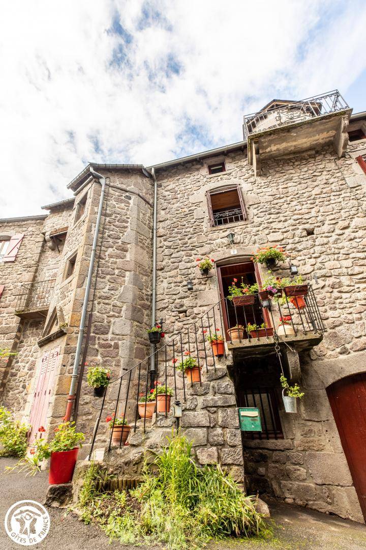 90 M² Gîte ∙ 3 Chambres ∙ 6 Personnes - Chambon-sur-Lac