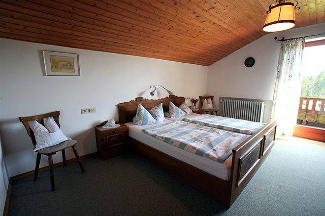 60 M² Ferienwohnung ∙ 2 Schlafzimmer ∙ 5 Gäste - Chiemsee