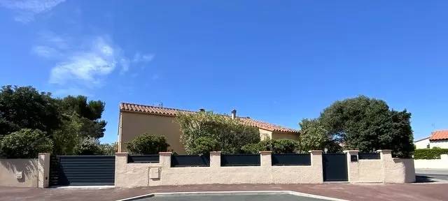 200 M² Maison De Vacances ∙ 5 Chambres ∙ 10 Personnes - Perpignan