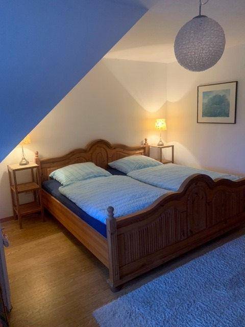 75 M² Ferienwohnung ∙ 1 Schlafzimmer ∙ 2 Gäste - Konz