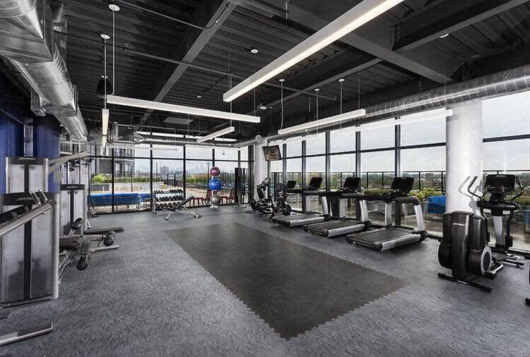 186 M² Huoneisto ∙ 4 Makuuhuonetta ∙ 8 Vierasta - Cleveland, OH