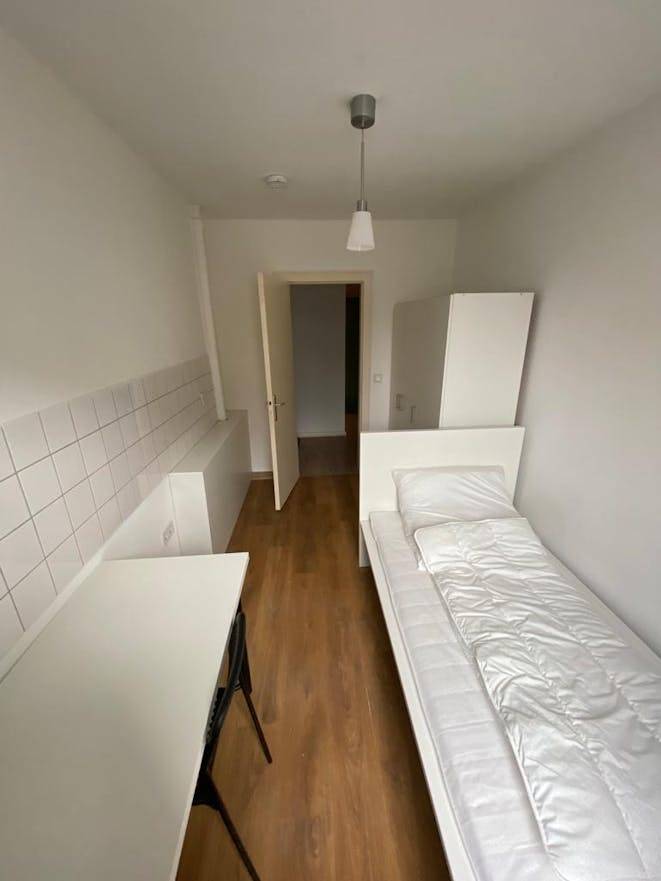 57 M² Private Room ∙ 1 Bedroom ∙ 1 Guest - Hamburg
