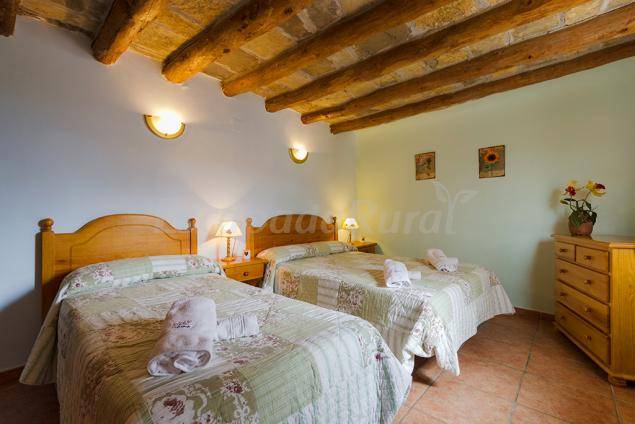 Casa Rural ∙ 9 Habitaciones ∙ 6 Huéspedes - Pyrenees