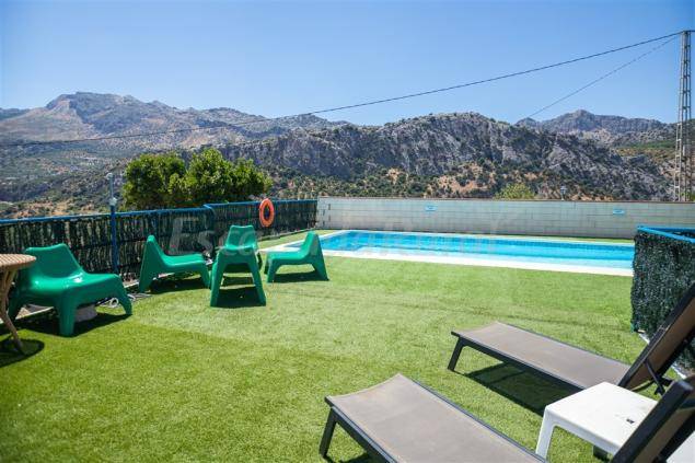 Casa Rural ∙ 8 Habitaciones ∙ 30 Huéspedes - Andalucía