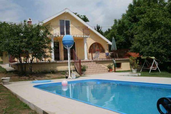 110 M² Casa ∙ 3 Habitaciones ∙ 4 Huéspedes - Lake Velence