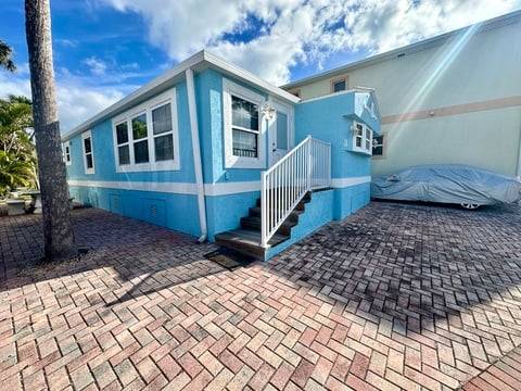 House ∙ 2 Bedrooms ∙ 4 Guests - Stuart, FL