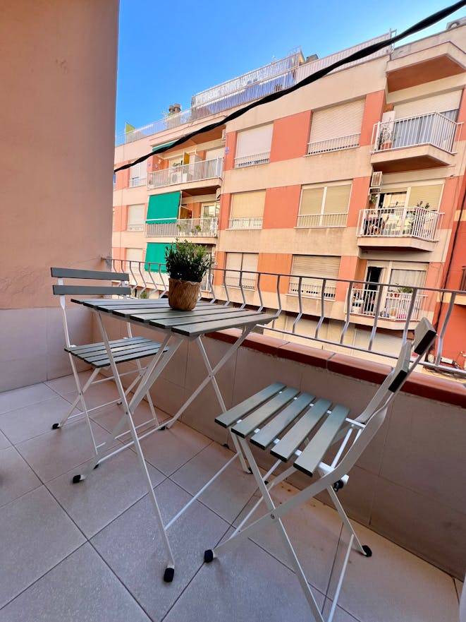70 M² Apartamento ∙ 3 Habitaciones ∙ 4 Huéspedes - Barberà del Vallès