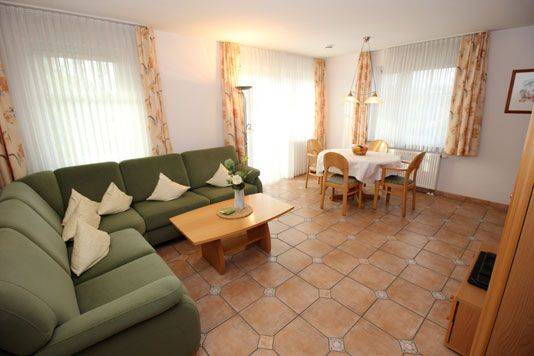 51 M² Ferienwohnung ∙ 1 Schlafzimmer ∙ 3 Gäste - Wustrow