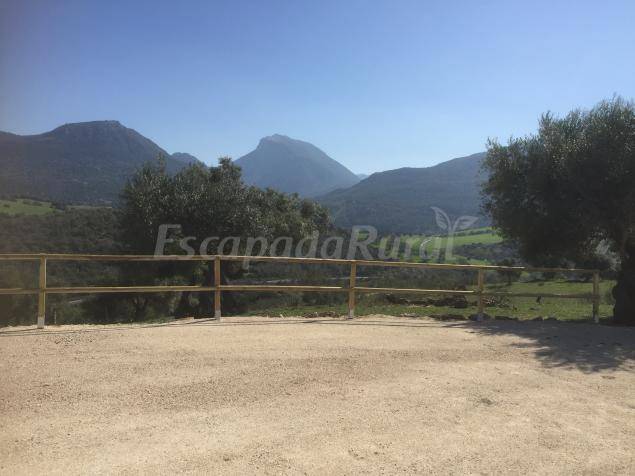 Casa Rural ∙ 4 Habitaciones ∙ 12 Huéspedes - El Bosque, España