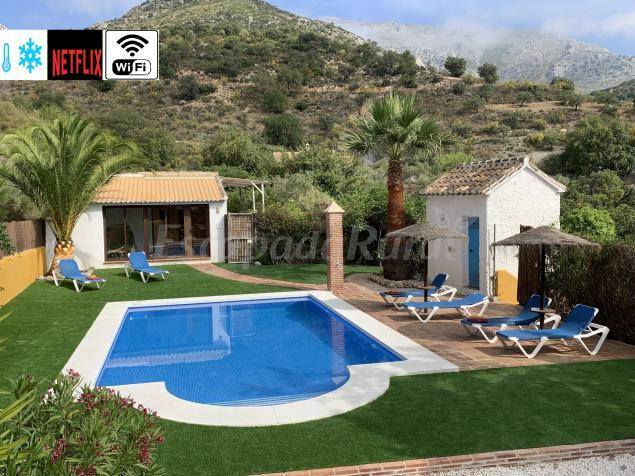 Casa Rural ∙ 7 Habitaciones ∙ 17 Huéspedes - Provincia de Málaga, España