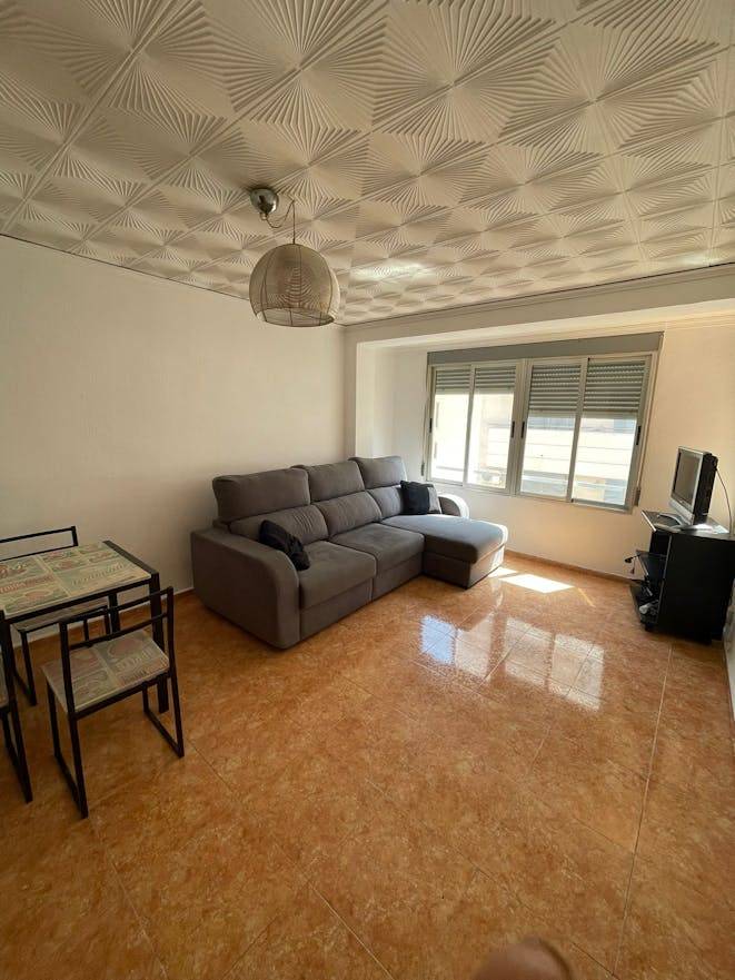 95 M² Apartamento ∙ 4 Habitaciones ∙ 5 Huéspedes - Castellón de la Plana