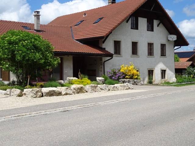93 M² Ferienwohnung ∙ 1 Schlafzimmer ∙ 5 Gäste - Kanton Jura