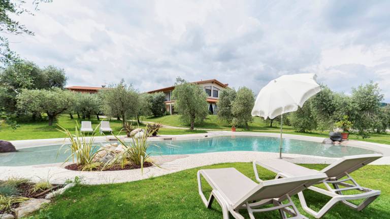 Agriturismo Con Piscina - Fioralba - Manerba del Garda
