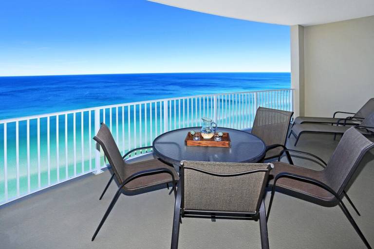 Long Beach Resort, FL Condo & Vacation Rentals from $134 | HomeToGo