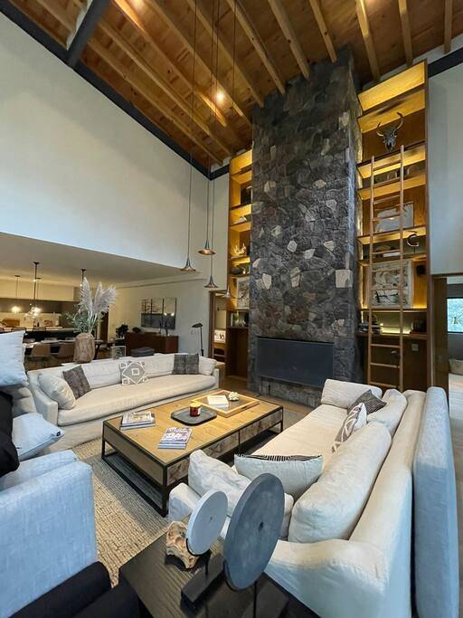 201 M² Casa ∙ 4 Habitaciones ∙ 13 Huéspedes - Valle de Bravo