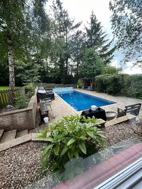 1250 M² House ∙ 5 Bedrooms ∙ 13 Guests - Hamilton, UK