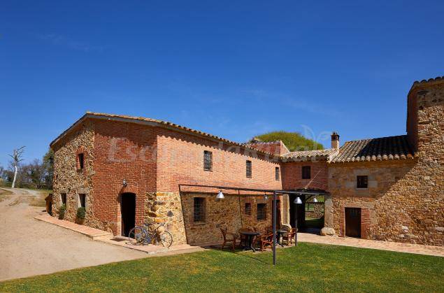 Casa Rural ∙ 4 Habitaciones ∙ 12 Huéspedes - Cassà de la Selva