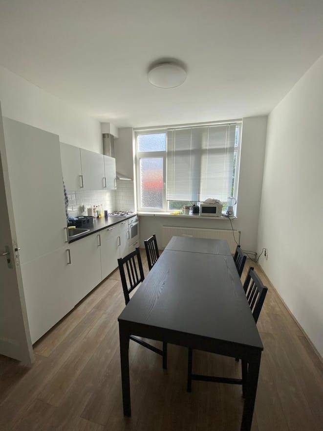 72 M² Appartement ∙ 3 Chambres ∙ 1 Personne - Schiedam