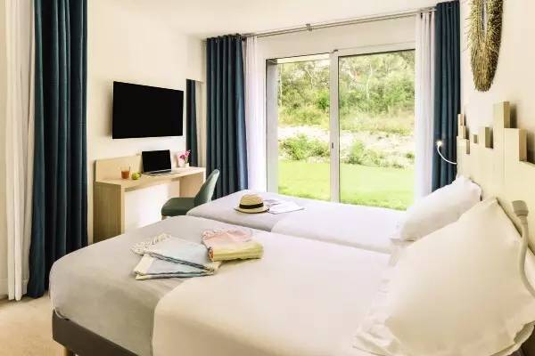 40 M² Hôtel ∙ 3 Chambres ∙ 3 Personnes - L'Isle-sur-la-Sorgue