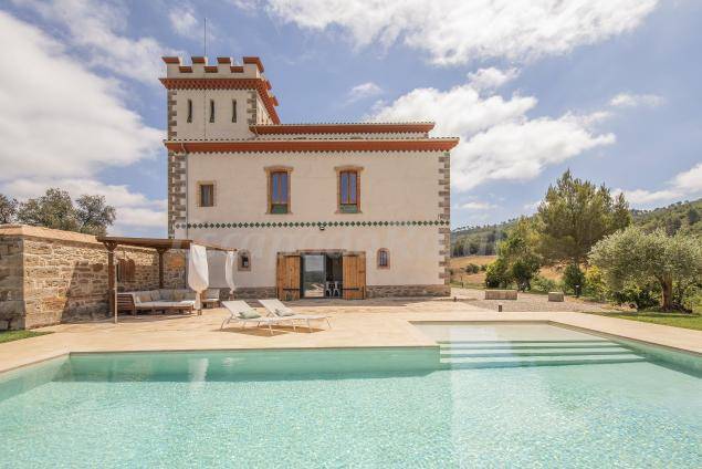 Casa Rural ∙ 7 Habitaciones ∙ 20 Huéspedes - Manresa