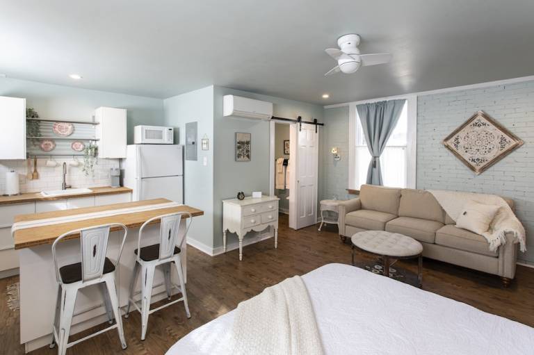 Buescher State Park cabin vacation rentals | HomeToGo