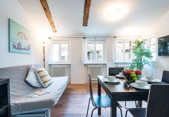60 M² Ferienwohnung ∙ 2 Schlafzimmer ∙ 5 Gäste - Zürich