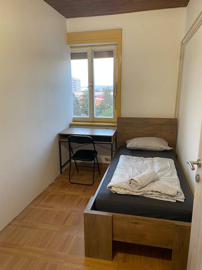 120 M² Apartment ∙ 5 Bedrooms ∙ 10 Guests - Ljubljana