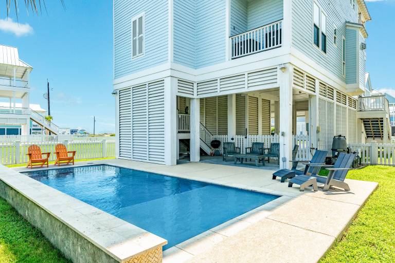 Tiki Island, TX Vacation Rentals | HomeToGo