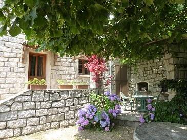 75 M² Gîte ∙ 2 Bedrooms ∙ 6 Guests - Corsica