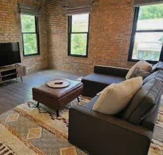 121 M² House ∙ 2 Bedrooms ∙ 9 Guests - Nationwide Arena