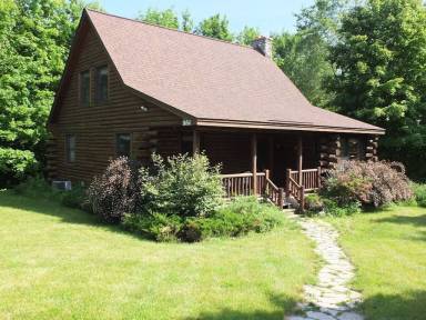 Crystal Lake, MI Vacation Rentals from $97 | Hometogo