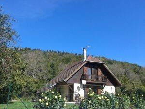 90 M² Chalet ∙ 4 Slaapkamers ∙ 7 Gasten - Jura
