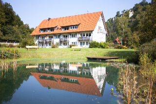 55 M² Ferienwohnung ∙ 1 Schlafzimmer ∙ 4 Gäste - Hayingen