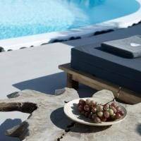 120 M² Villa ∙ 2 Bedrooms ∙ 4 Guests - Santorini